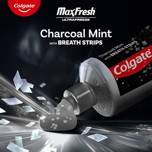 View Colgate MaxFresh Travel Toothpaste