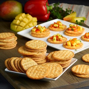 View Monet Original Entertainment Crackers, 7