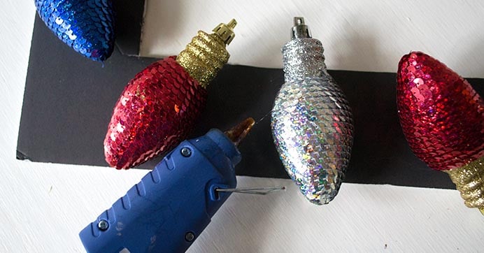 DIY Photo Prop Ornament Frame