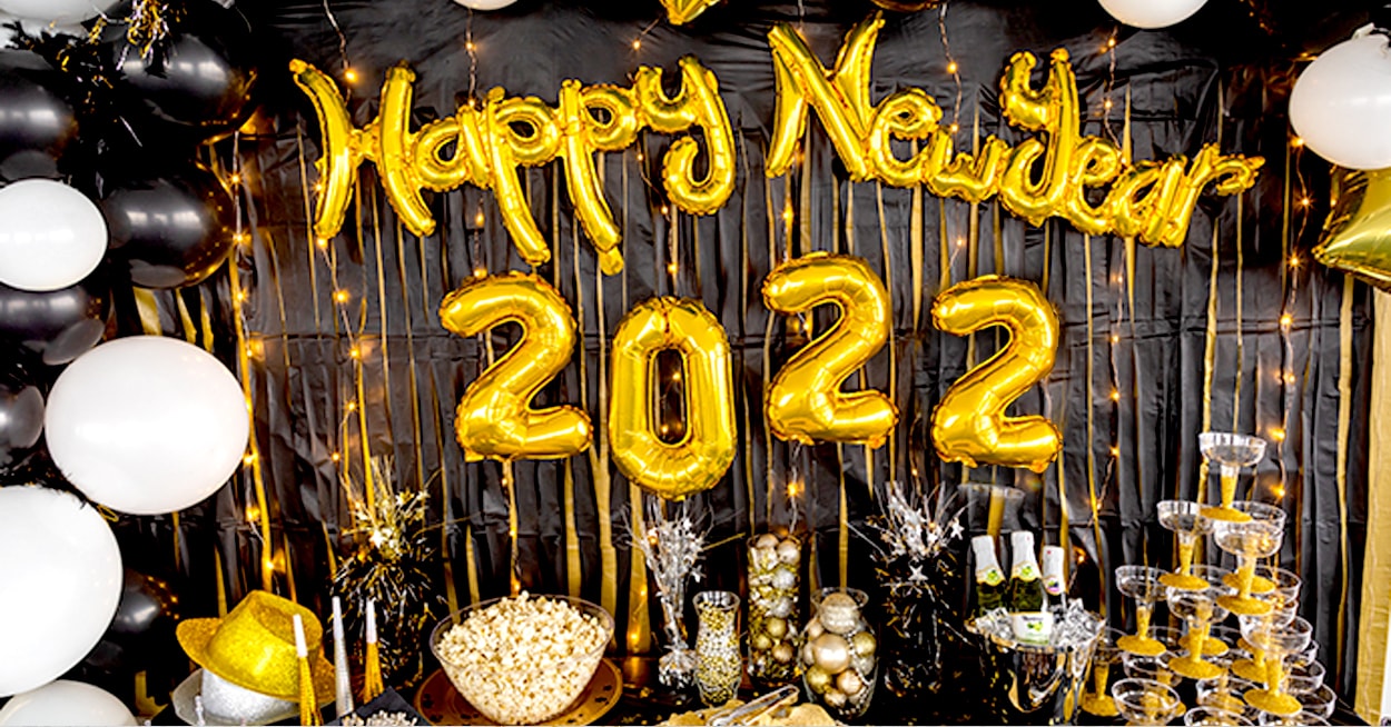 Ring in 2022 with This New Year's Party Tablescape! | Dollar Tree